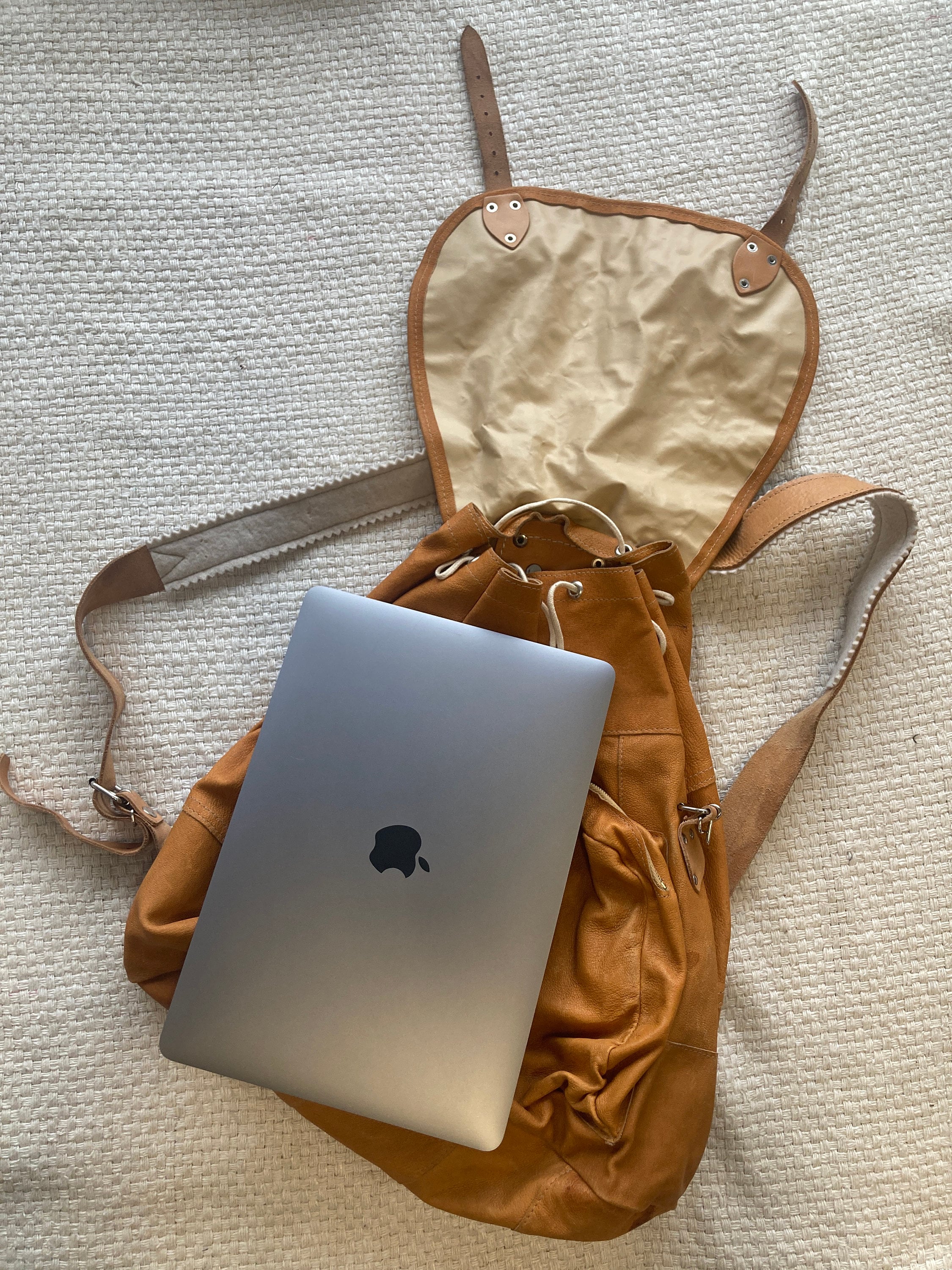 Vintage Natural Tan Leather Backpack 1970s - Etsy
