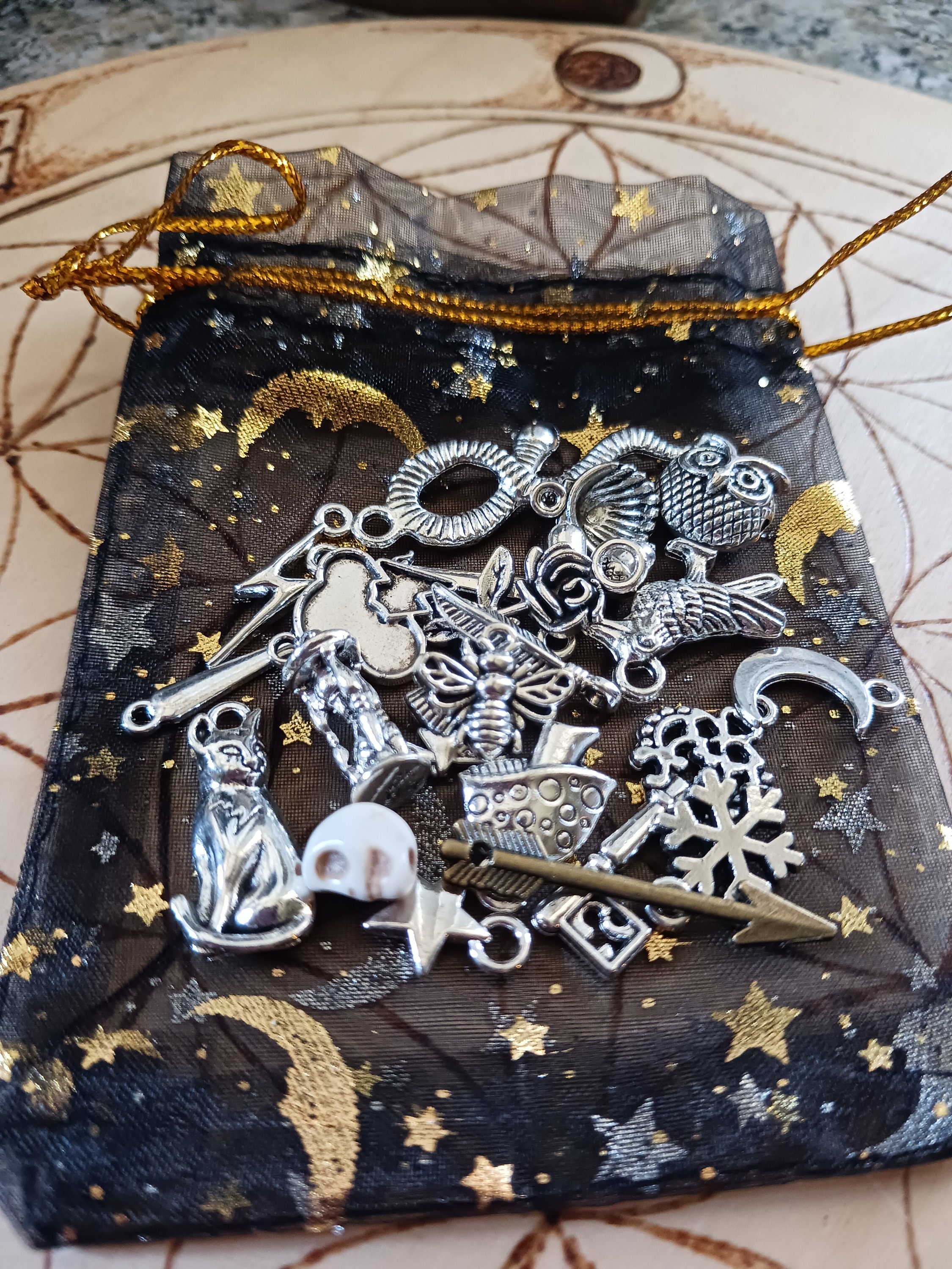 Charm Casting Kit for Divination - Assorted Charms and Trinkets - Etsy