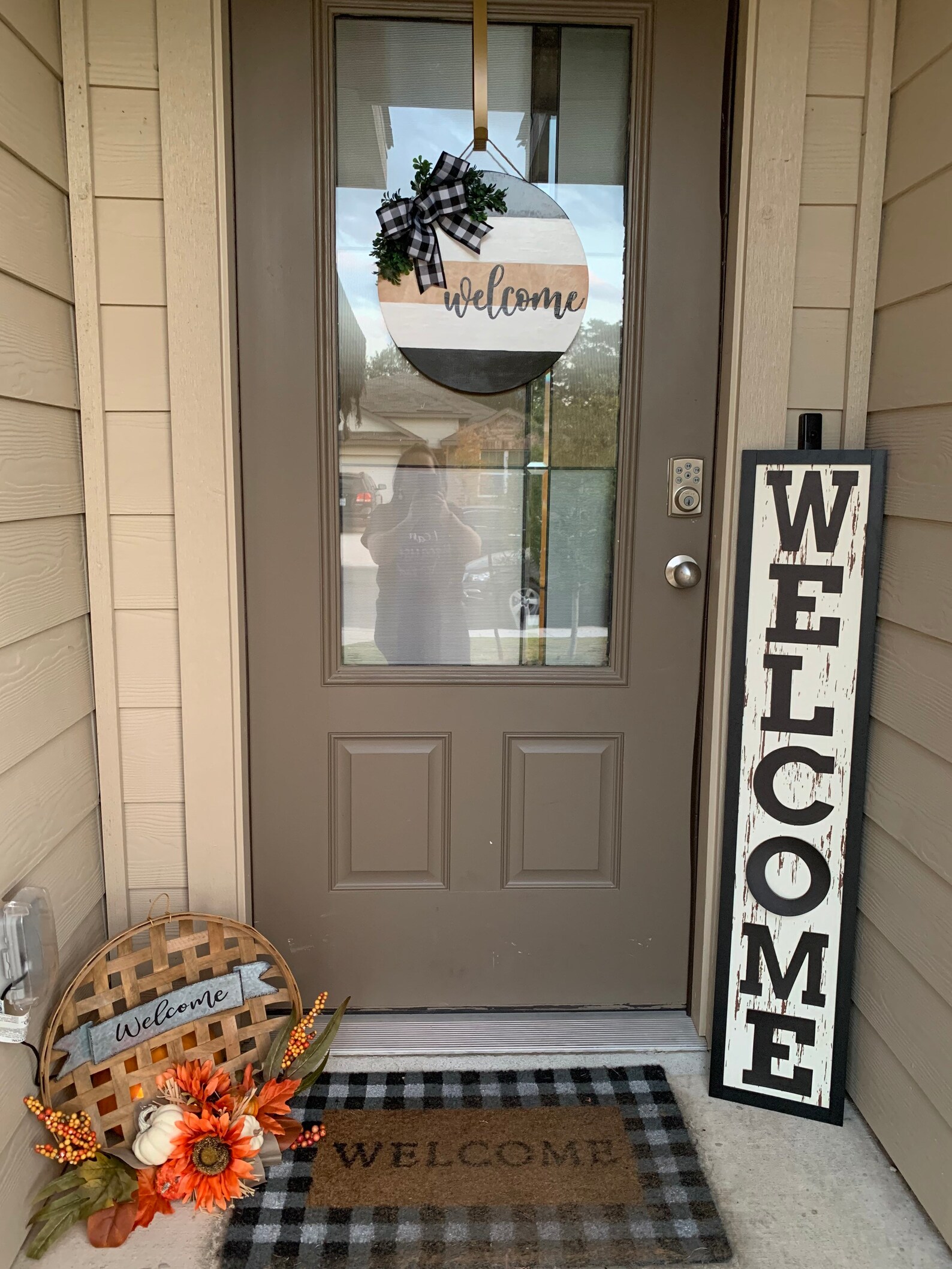 Round Wood Striped Black and White Welcome Sign Welcome Door - Etsy