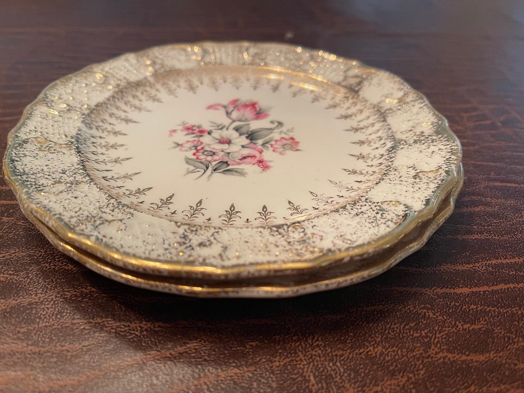 2 Small Plates Set Vogue 22k Warranted Gold Washington Colonial Made in ...