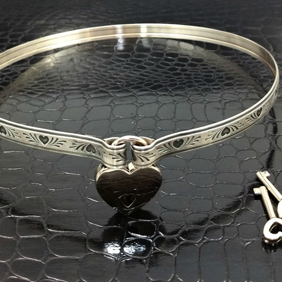 BDSM Submissive Discreet Day & Locking Collar, Chaotic Hearts Sterling ...