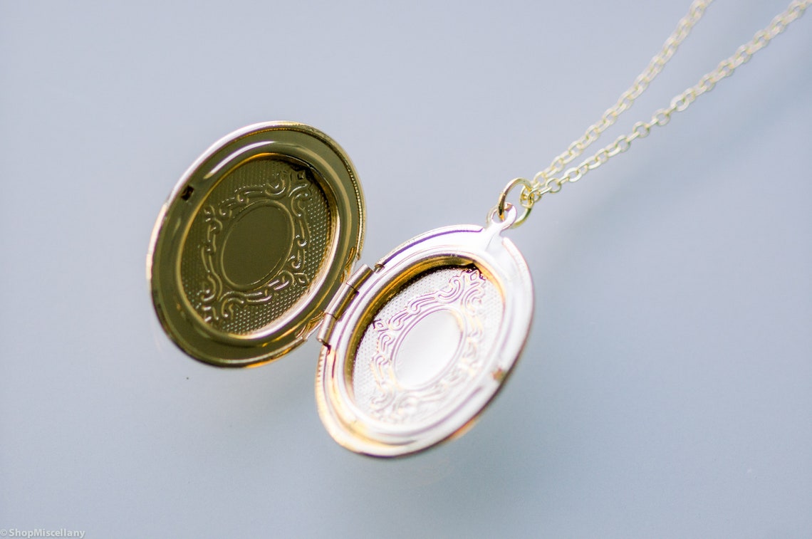 Gold Oval Locket / oval locket open locket necklace / locket | Etsy
