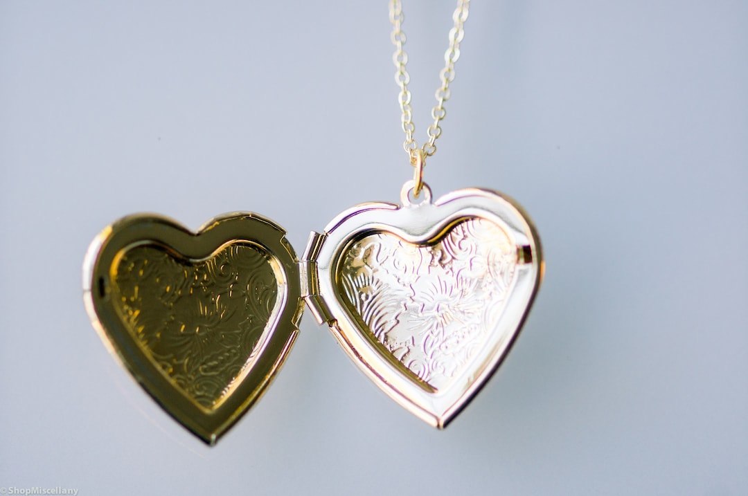 Gold Heart Locket /birthday Gift Necklace for Girlfriend /heart Shaped ...