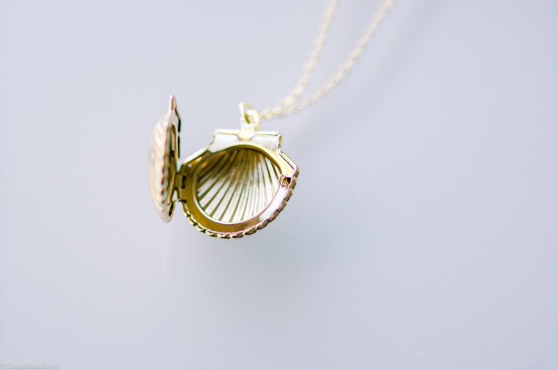 Sea Shell Locket Necklace / Scallop Shell Locket / Best | Etsy