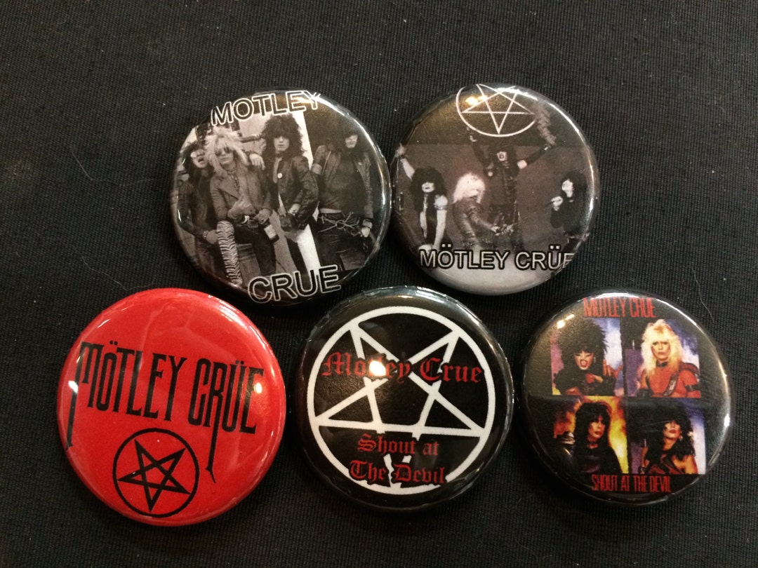 MOTLEY CRUE Button, Pin, Badge Set - Punk Metal Crust Doom Black Death ...