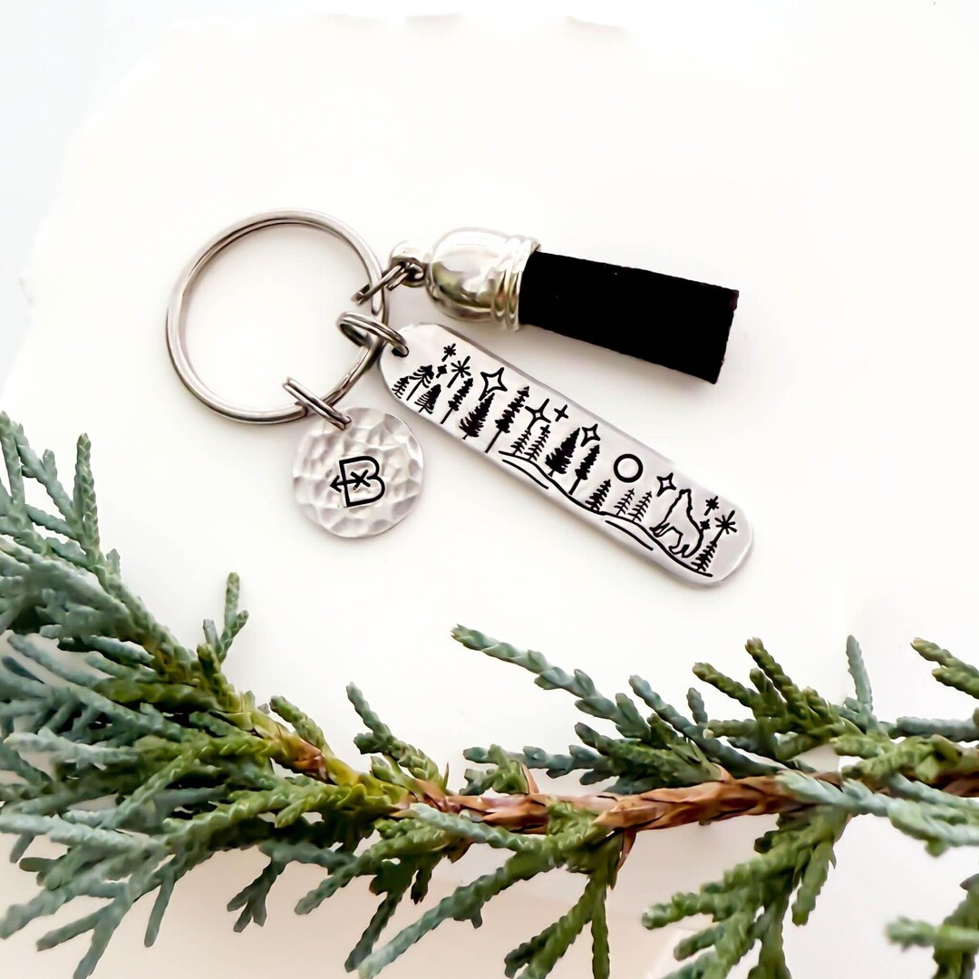 Personalized Mountain & Tree Keychain, Gift for Hikers - Etsy