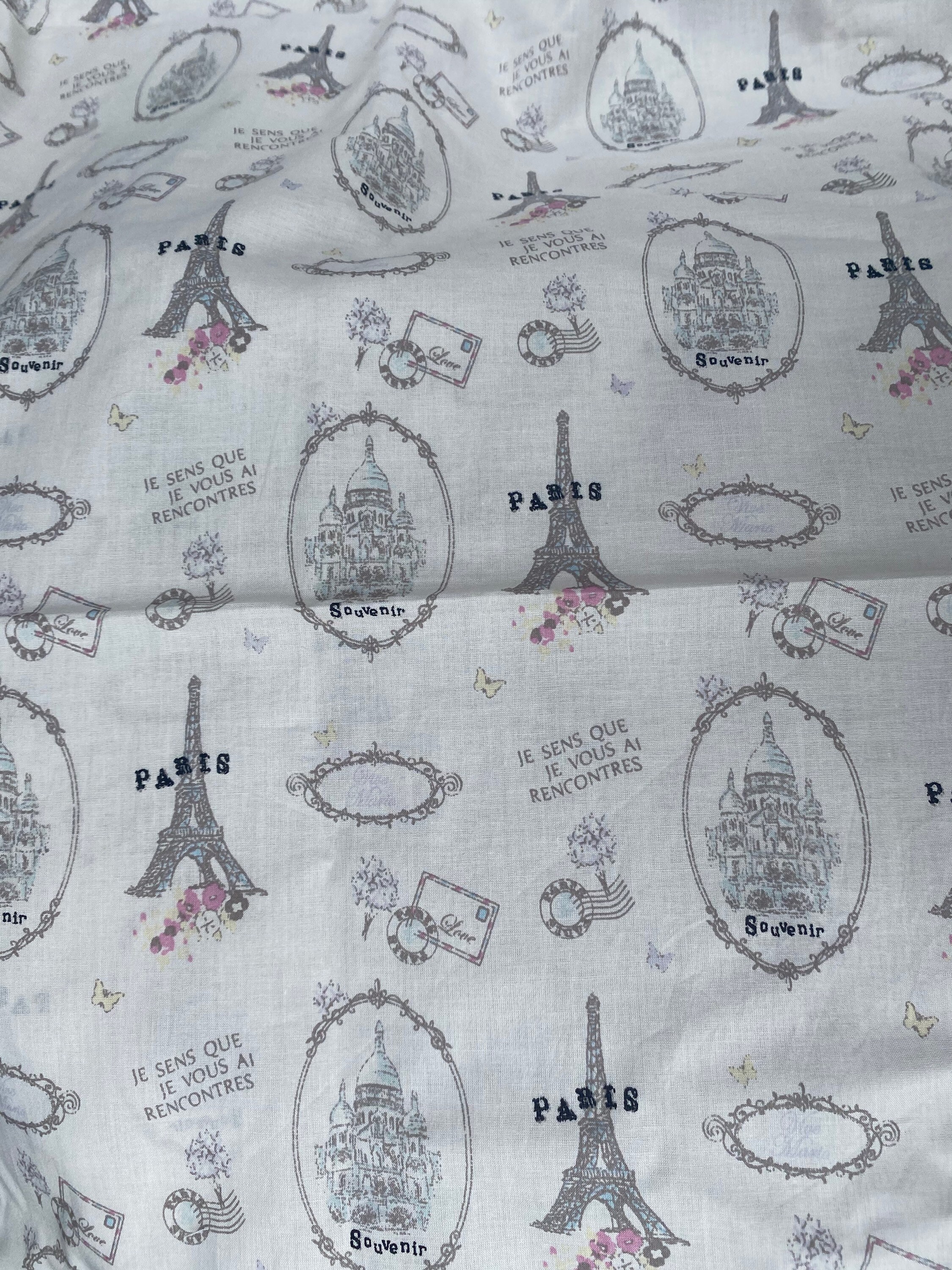 Beautiful Vintage Parisian Fabric With Eiffel Towers and Other Things ...