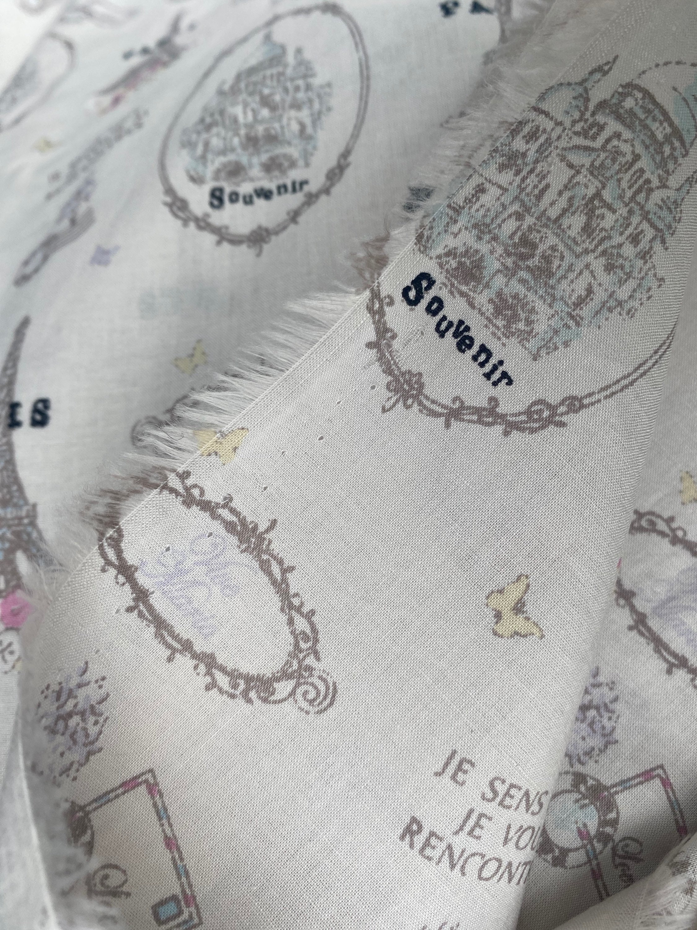 Beautiful Vintage Parisian Fabric With Eiffel Towers and Other Things ...