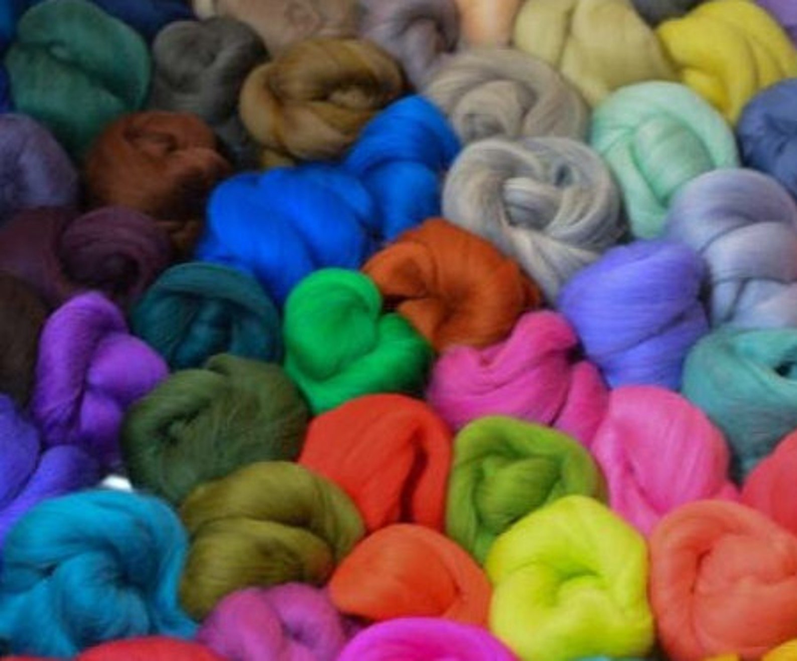 Merino Wool Color Sampler 21 Oz, 74 Colors! Wool Roving, Spinning Fiber ...