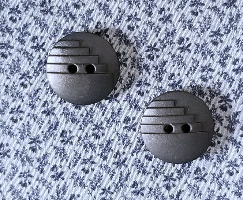 Dark Blue Buttons With Raised Line Pattern - 18 Mm or 11/16 Inch - Set ...