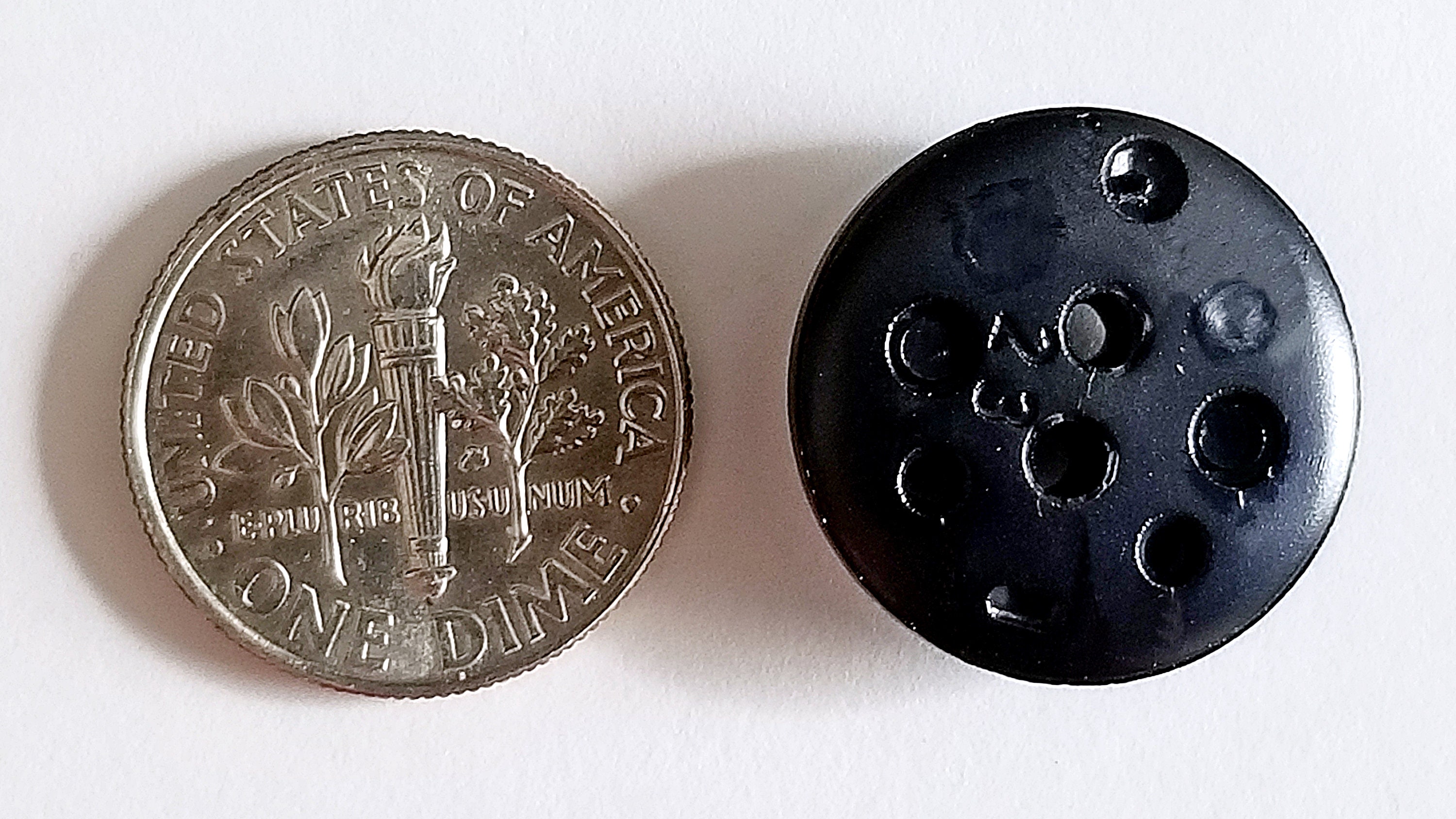 Dark Blue Buttons With Raised Line Pattern - 18 Mm or 11/16 Inch - Lot ...