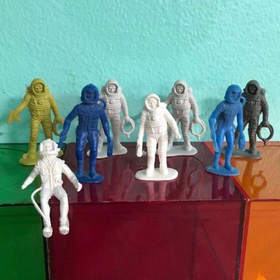 Set of 8 Marx Spacemen Figures. Some Duplicate Styles. as Shown, Have ...