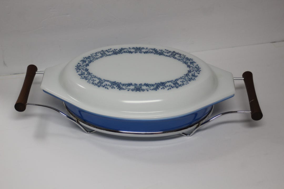 Pyrex Blue Ivy 2 Quart Server With Lid and Metal and Wood Handle Stand ...