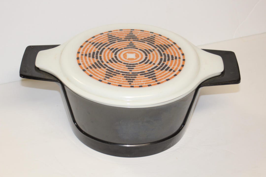 Pyrex Pueblo 2.5 Quart Casserole Dish W/ Lid and Cradle 1974 / 3 Pieces ...