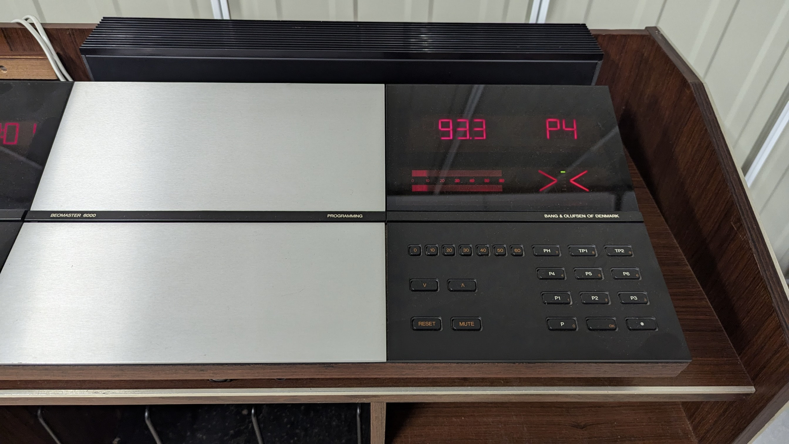 Bang and Olufsen Beomaster 6000 and Beocord 6000 in Rosewood ...