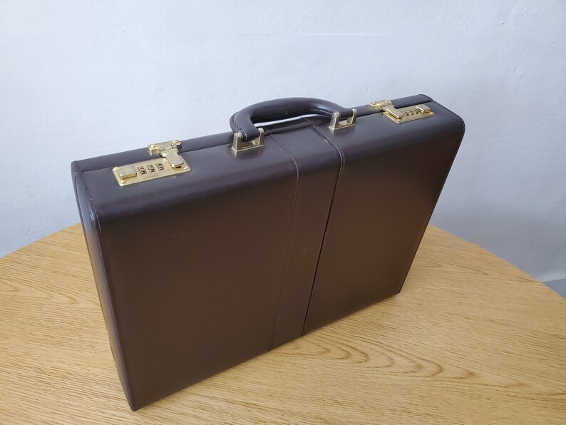 Avenues in Leather Attache/ Vintage Briefcase/ Laptop Case/ Document ...