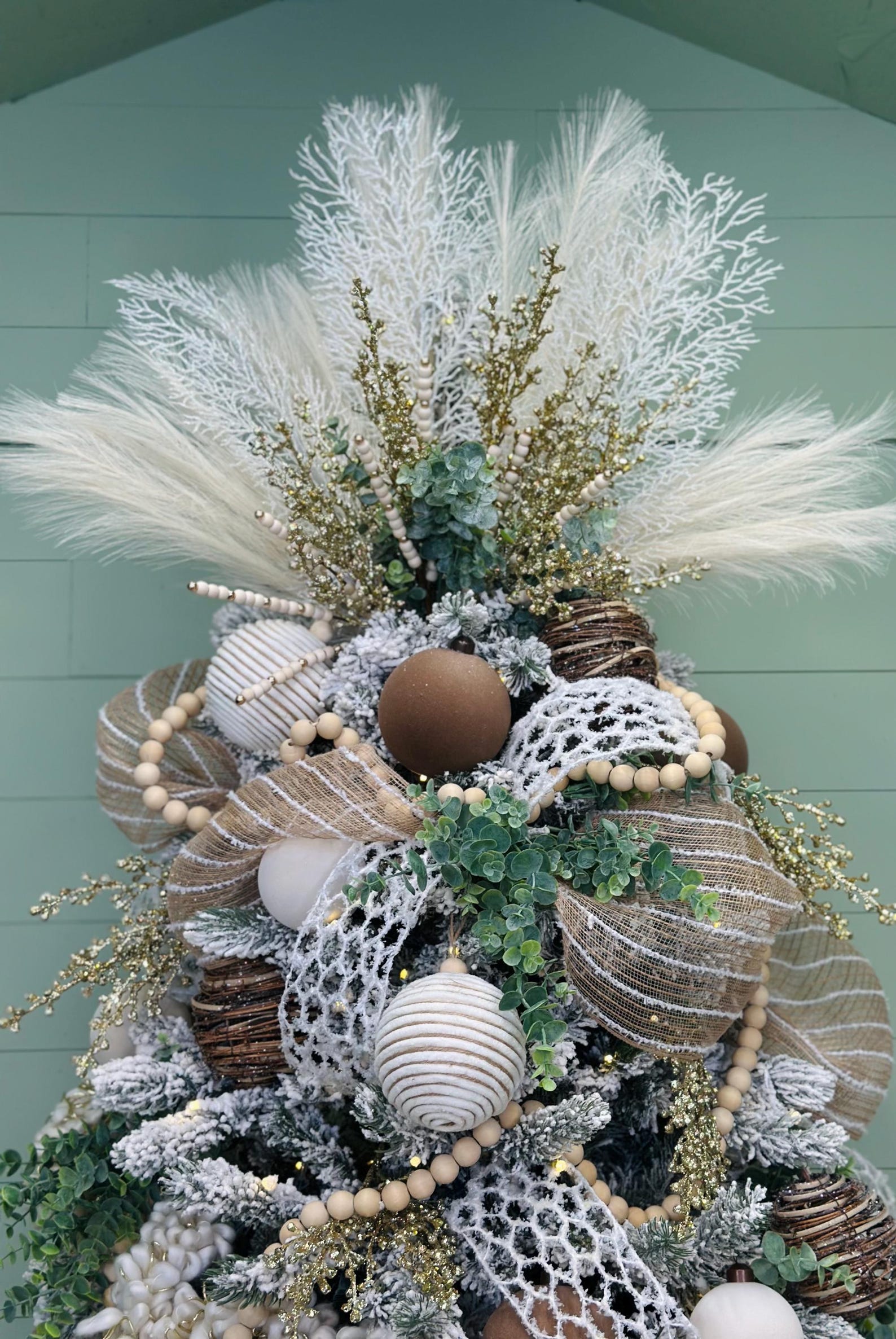 Tree Kit Cozy Natural Christmas, Flocked Ornaments, Classic Tree ...