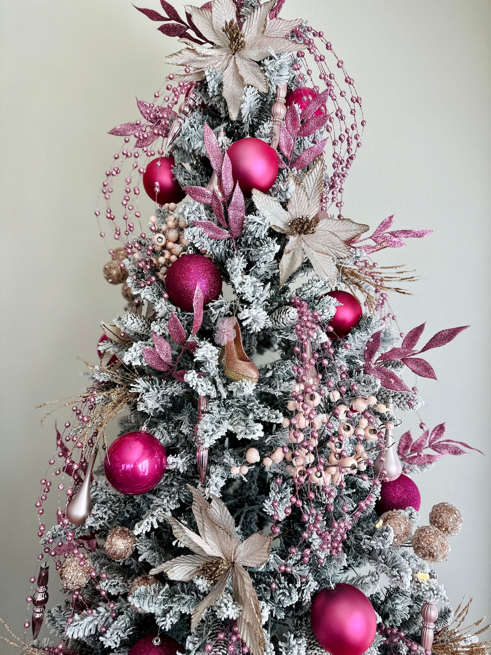 The Big List of the Best Christmas Tree Color Schemes The Big List of the Best Christmas Tree Color Schemes