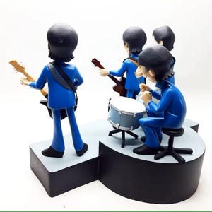 Miniature Beatles Figurines & Instruments With Drums, VOX Amps, Stage ...