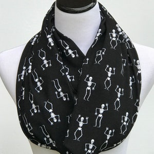 Skeletons Infinity Scarf Spooky Skeleton Scarf GLOWS IN the DARK Black ...