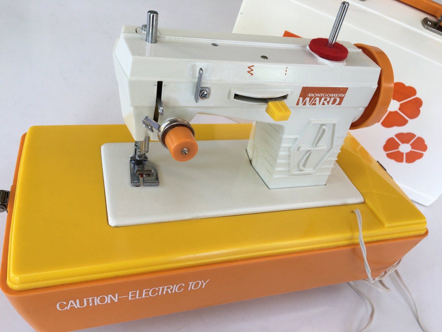 1960's Kids Toy Real Working Sewing Machine Mod Made in Japan Petite ...