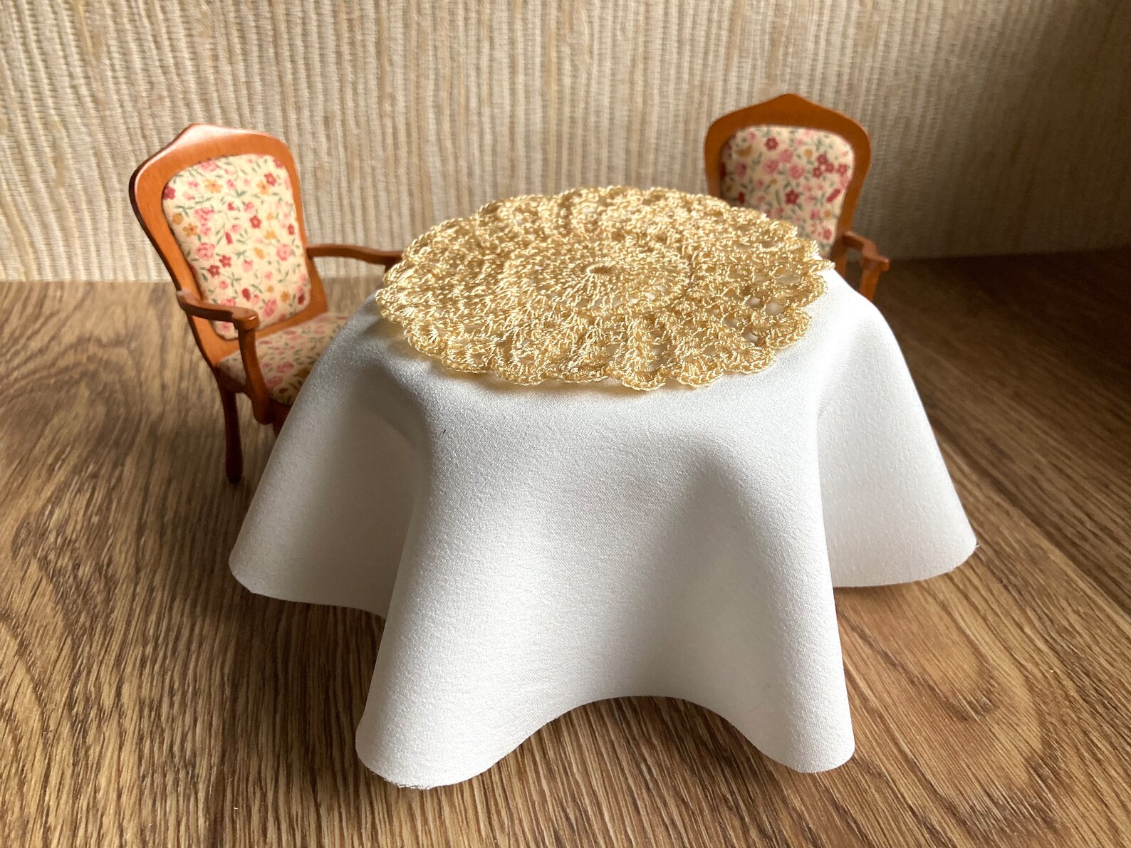 1 : 12 Scale Dollhouse Table Topperr, Round Hand Crochet Tablecloth ...