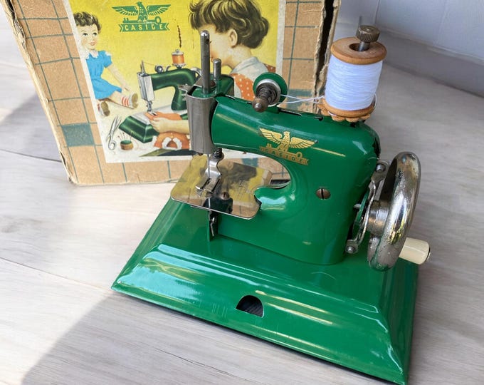 Casige Green Metal Toy Sewing Machine Made in Germany British Zone 1945 ...