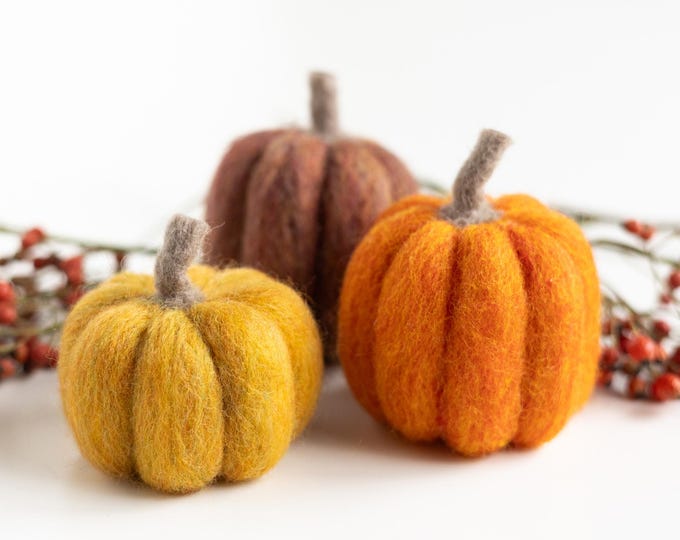 Needle Felted Pumpkins With Faces, Halloween, Pumpkin With Mouse ...