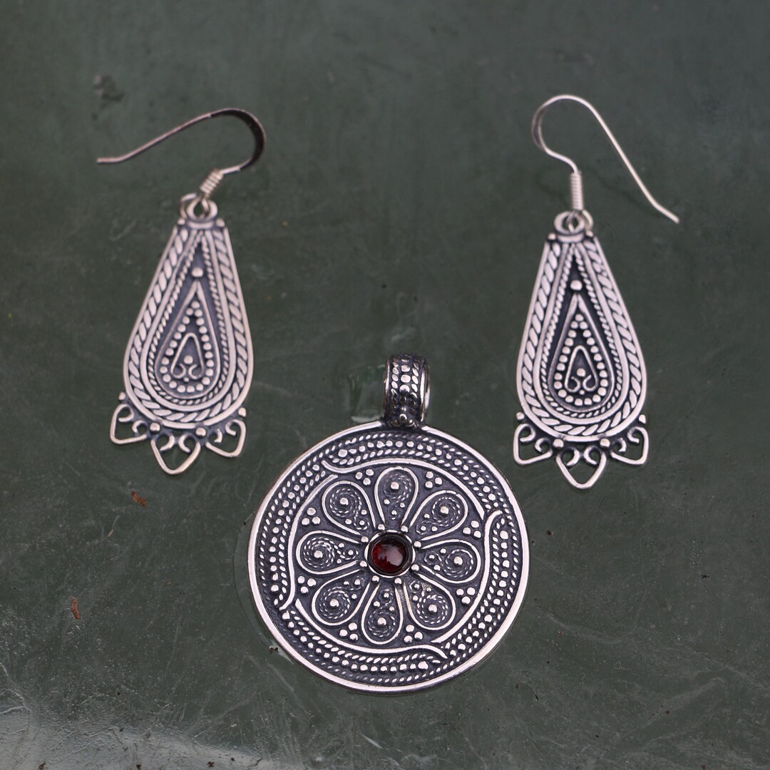 MORAVIA MAGNA - Early Medieval Silver Set, Garnet Middle Ages Slavic ...