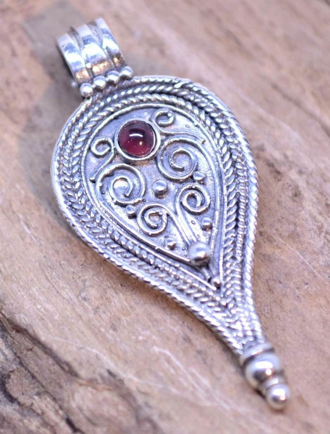 Ancient ROME Sterling SILVER PENDANT With Garnet Roman Necklace ...