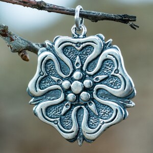 Medieval ROSE Sterling Silver Pendant of House of Rosenbergs YORK ...