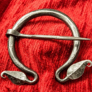 FORGED FIBULA LEAF Brooch Penannular Hammered Smithy Fantasy Larp Elves ...