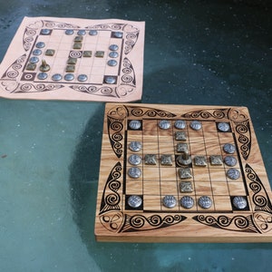FIDCHELL, Celtic Board Game Version CÚ CHULAINN With a Leather Board - Etsy
