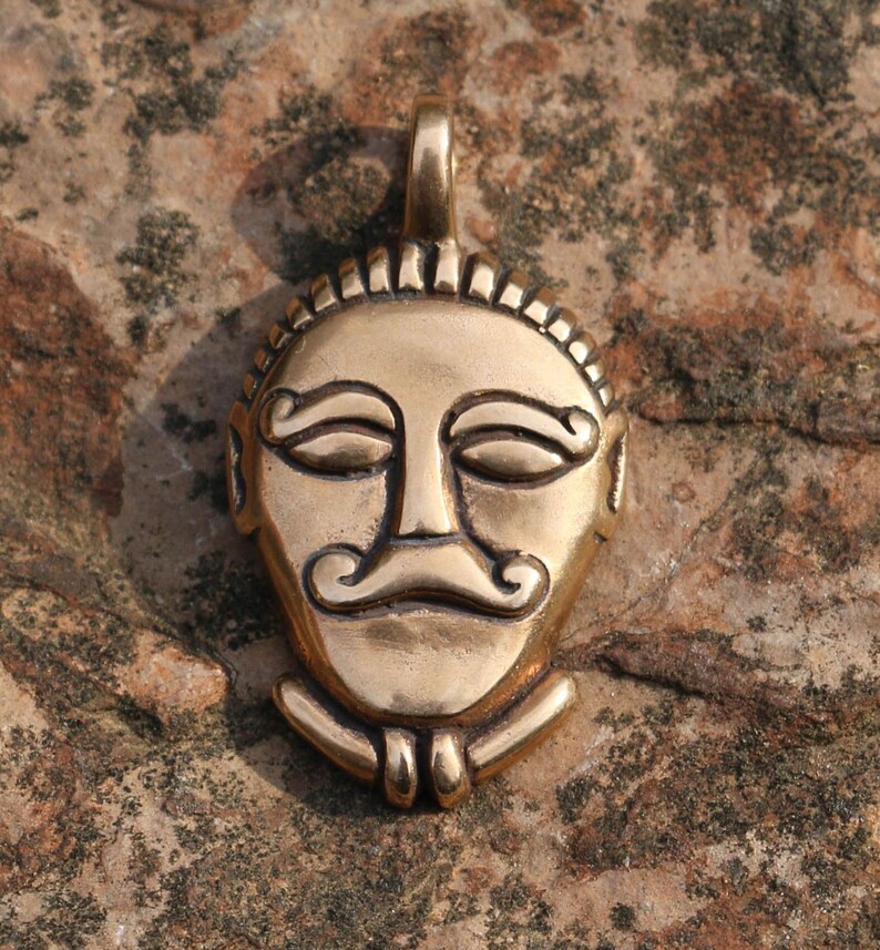 CELTIC HEAD Bronze PENDANT Inspired by Mšecké Žehrovice - Etsy
