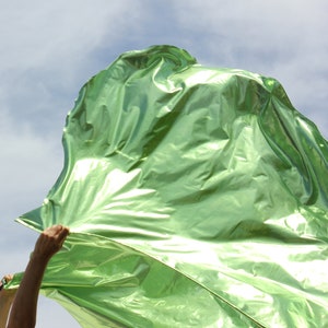 Light Peridot Gemstone Green 'the Beckoning' With Flex™ Rod Metallic ...