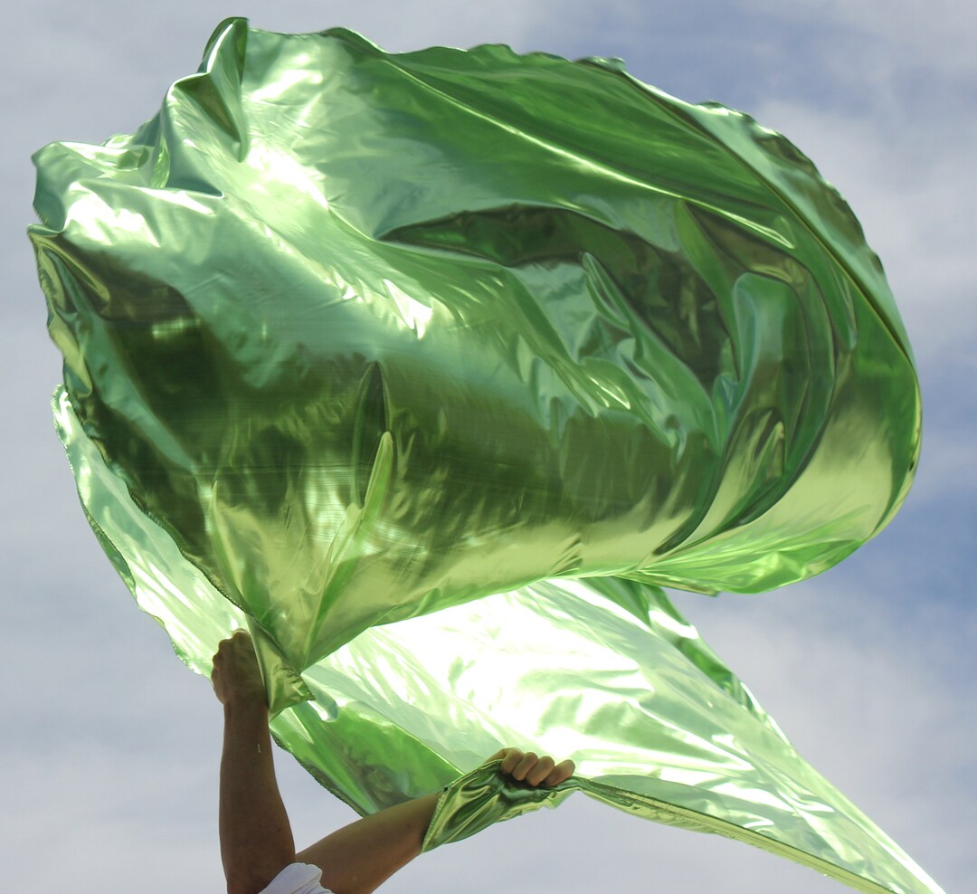 Light Peridot Gemstone Green 'the Beckoning' With Flex™ Rod Metallic ...