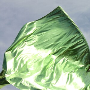 Light Peridot Gemstone Green 'the Beckoning' With Flex™ Rod Metallic ...