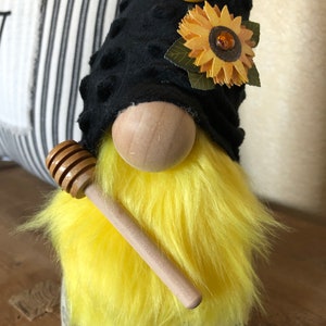 Bee Gnome, Bubble Bee Gnome, Spring Gnome, Spring Decor - Etsy