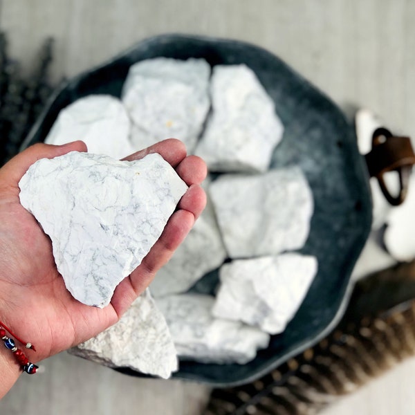 Howlite Crystal - Etsy