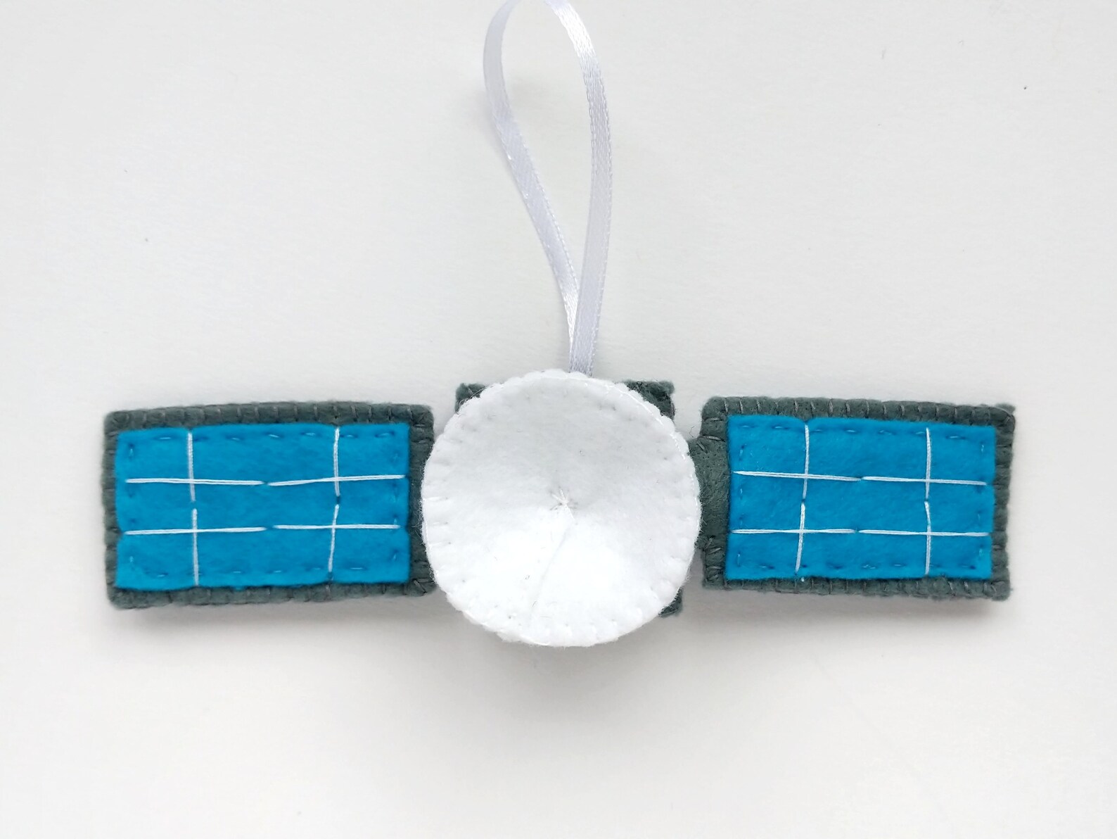 Felt Satellite Ornament With Solar Panels, Christmas Tree Ornament ...