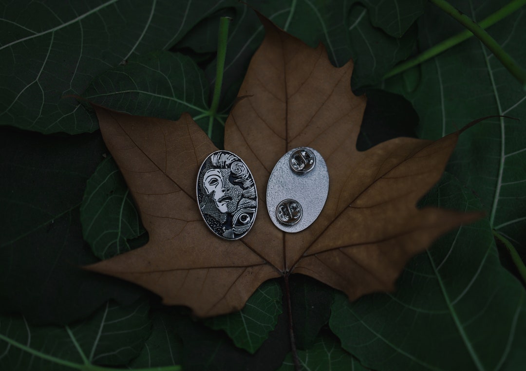 Black and Silver Enamel Pin i Saw Something in the Night - Etsy