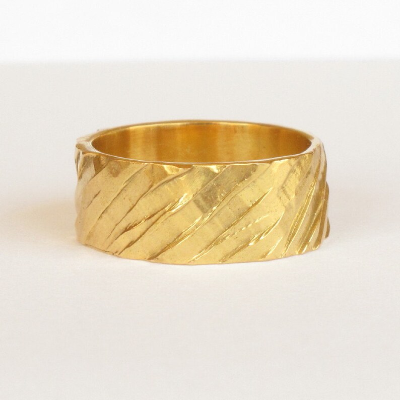 18k Organic Textured Wedding Band - Diagonal Texture Wedding Ring in ...