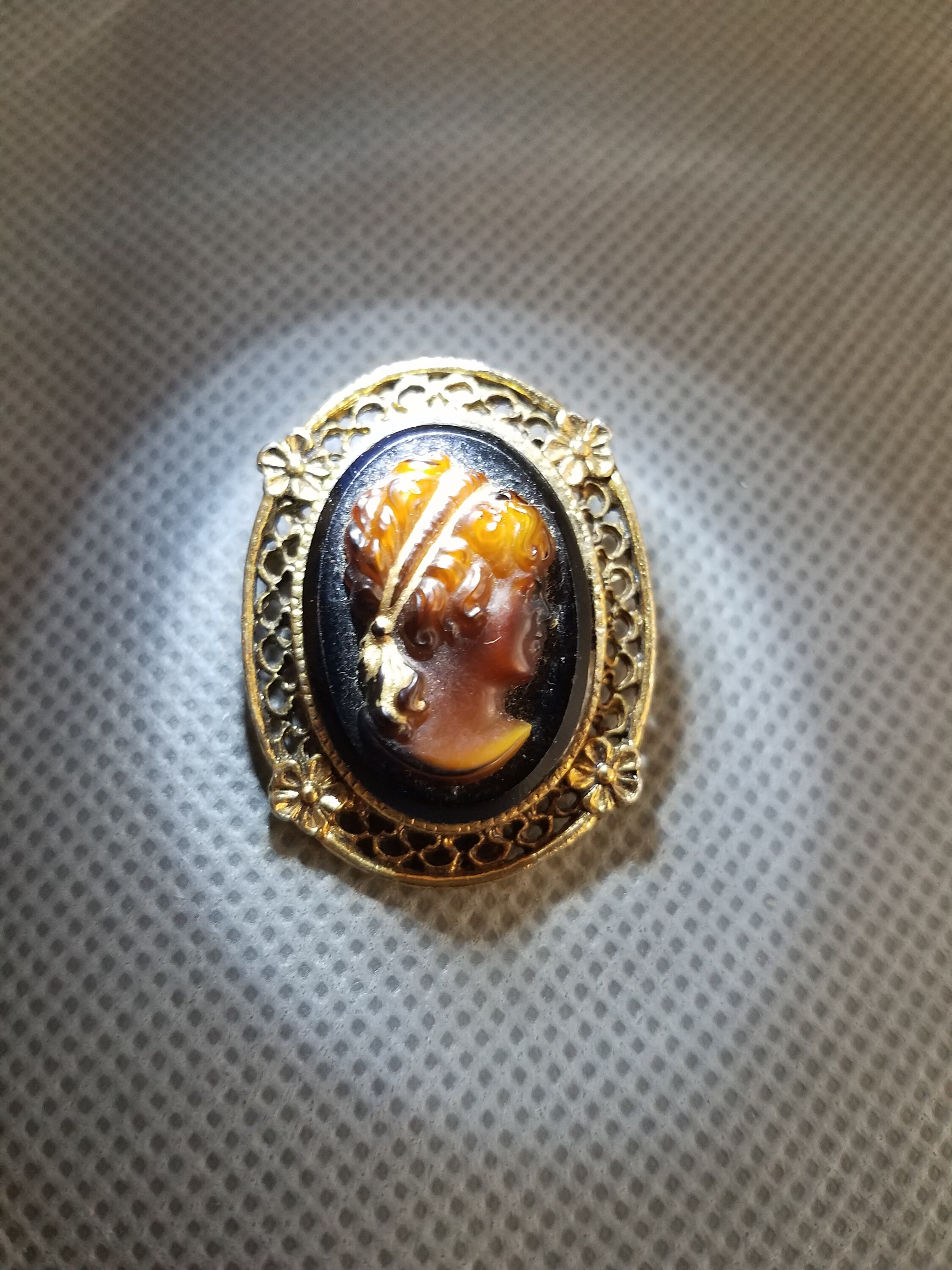 Mid-century Black Glass Gold Leaf Bust Cameo Brooch - Etsy