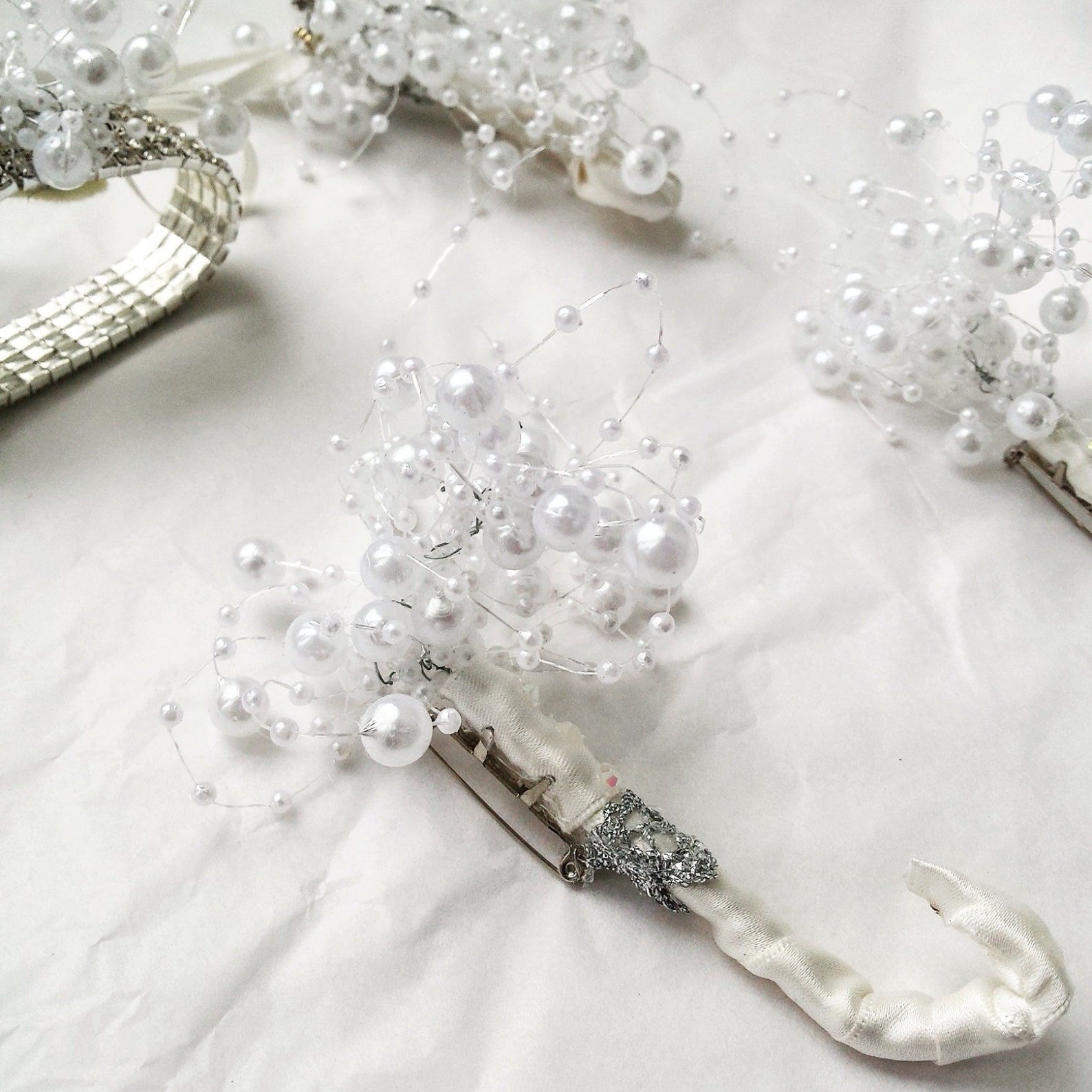 Ivory Pearl Buttonhole Mens Boutonnieres Corsage Lapel Groom Mother of ...