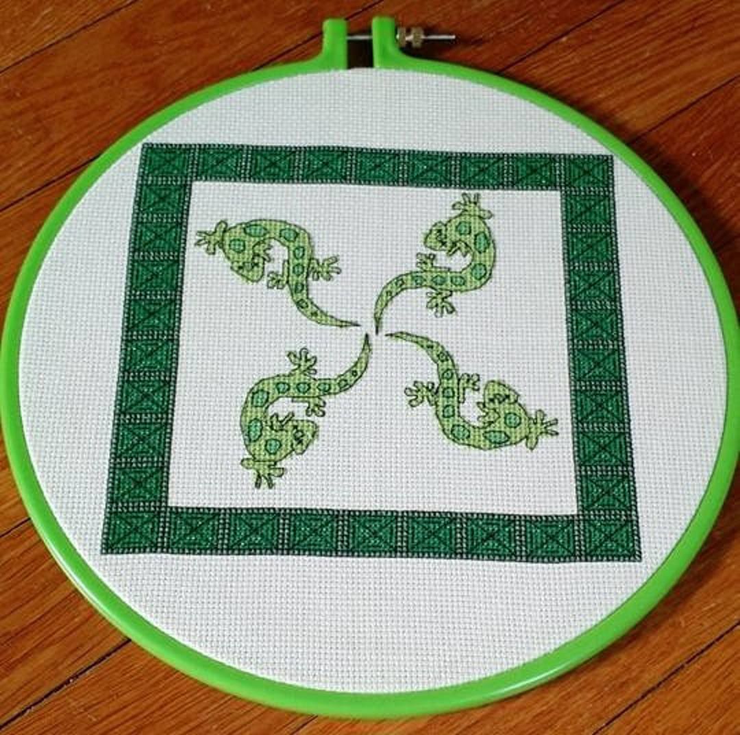 Lizard Cross Stitch Pattern / Gecko Cross Stitch Chart / Tribal / Counted Cross Stitch/ Cross ...