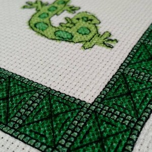 Lizard Cross Stitch Pattern / Gecko Cross Stitch Chart / Tribal / Counted Cross Stitch/ Cross ...