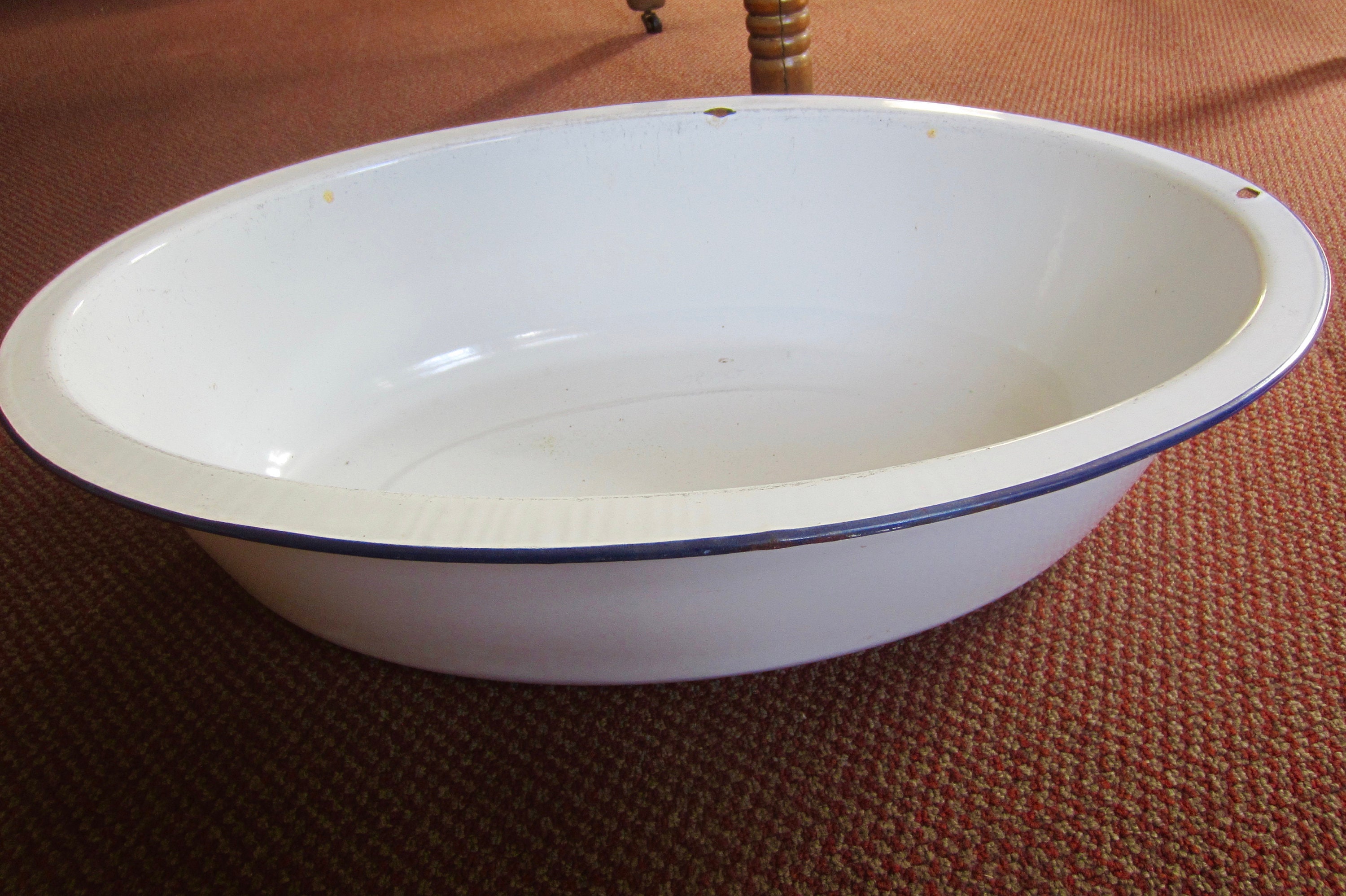 Enamel Wash Basin