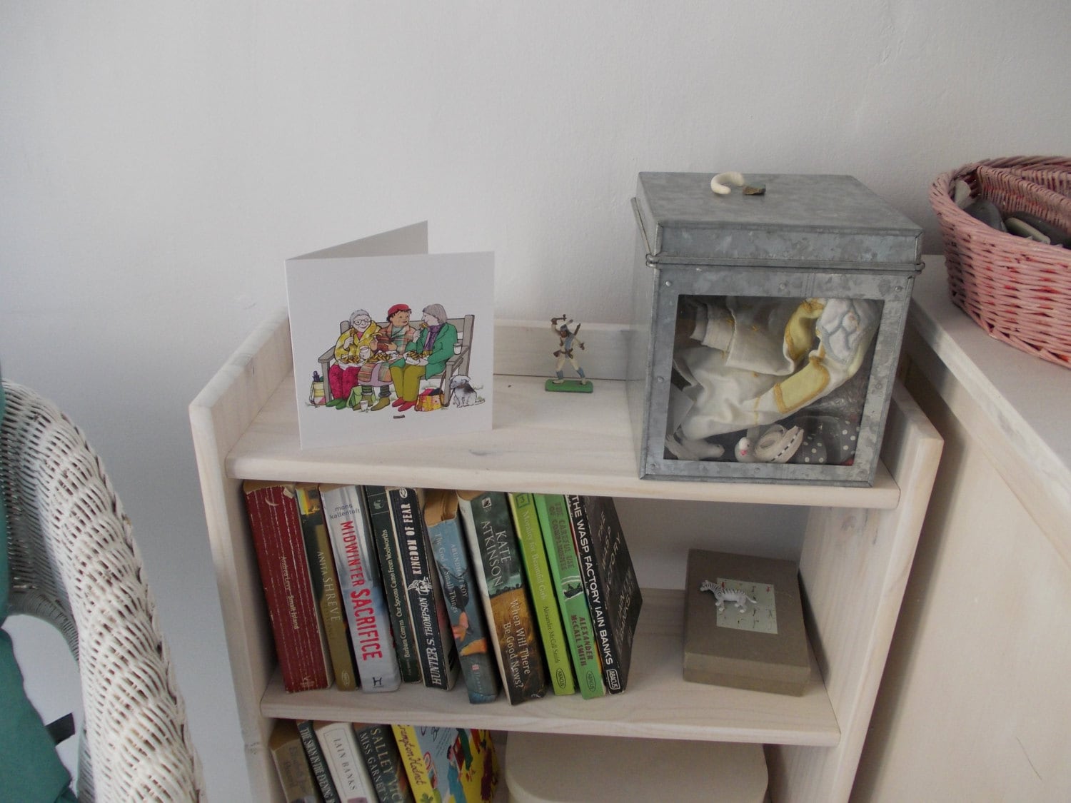 GIGGLE AND CHIPS A Friendly Funny Card .three Friends Having a Laugh ...