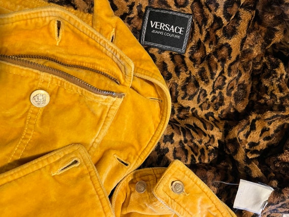 VERSACE • RARE VINTAGE golden yellow velvet & leopard… - Gem