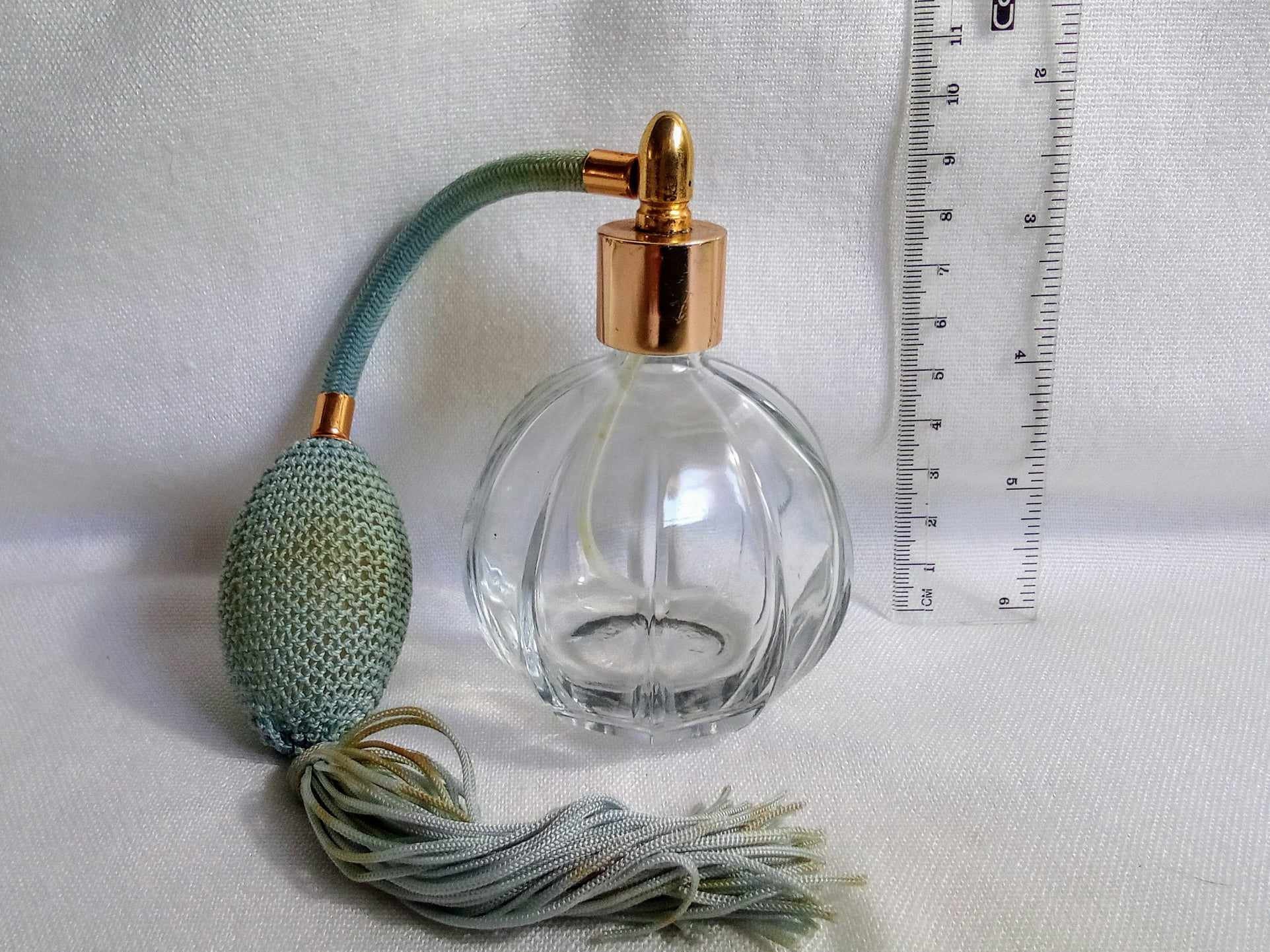 JP439 Vintage Glass Perfume Spray and Puffer. Tracked Global Shipping ...